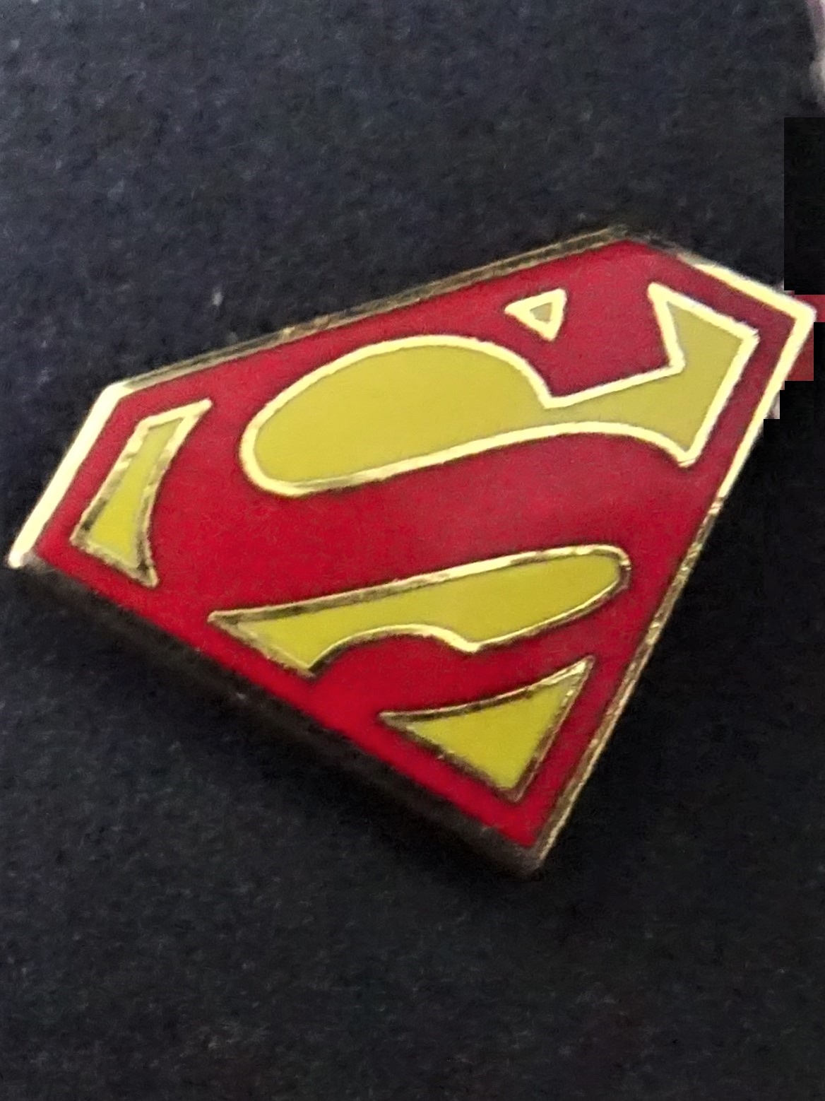 Akim Stripwinkel - Superman - Pin Logo